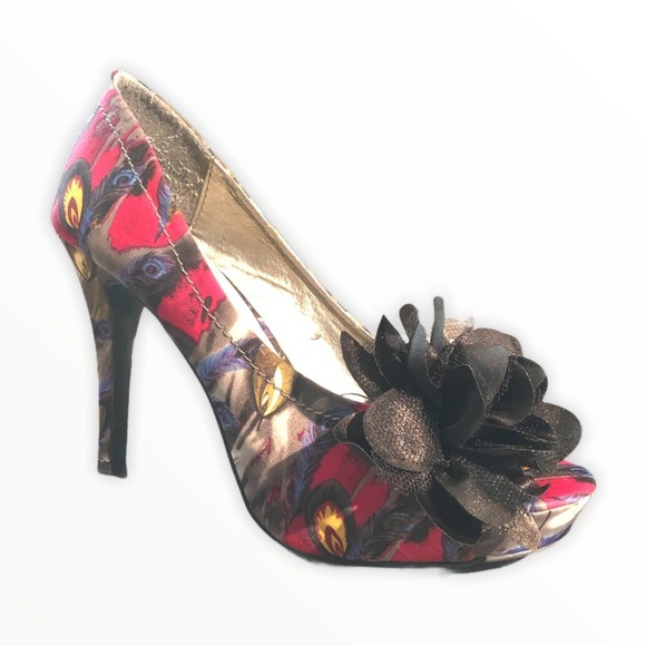 Mojo Moxy | Shoes | Peacock Platform Heels With Flower | Poshmark